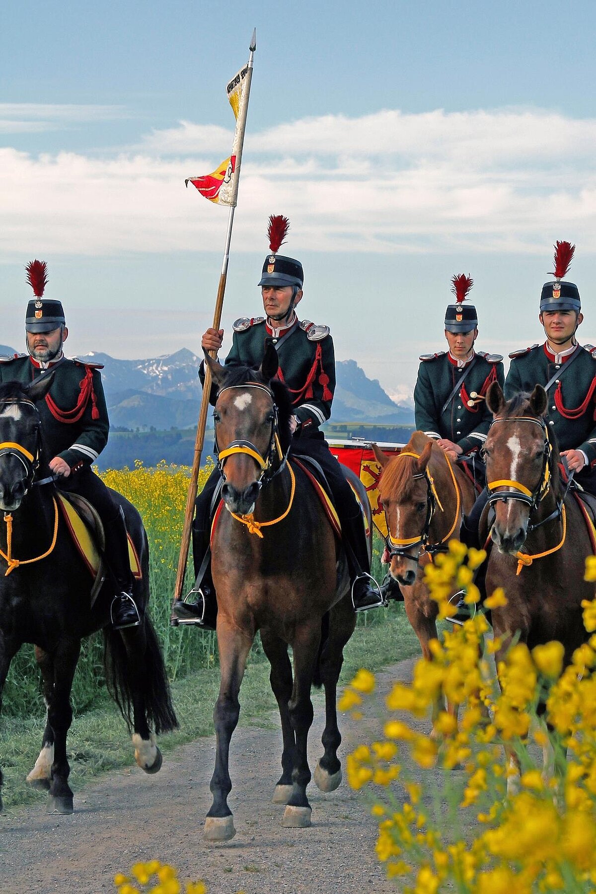 Sie stossen ins neue Horn